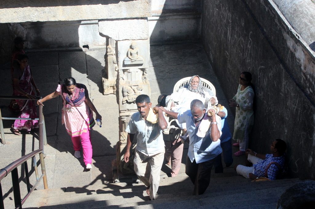 Visiting the Original Bahubali in Shravanabelagola