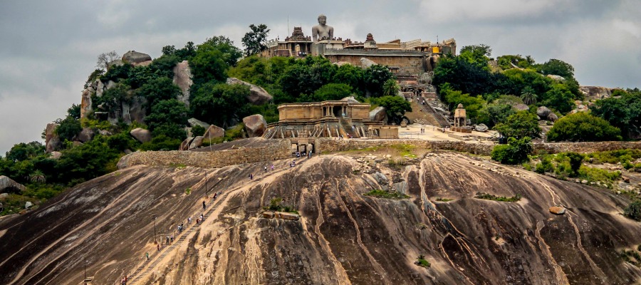 Visiting the Original Bahubali in Shravanabelagola