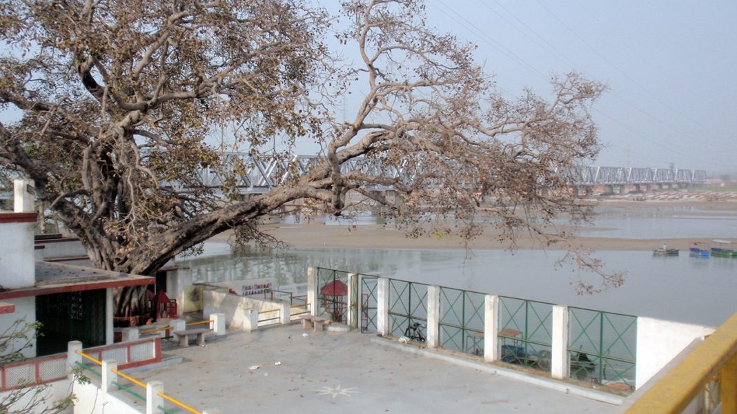 Imagining Ghosts on Visits to Muffasil Towns