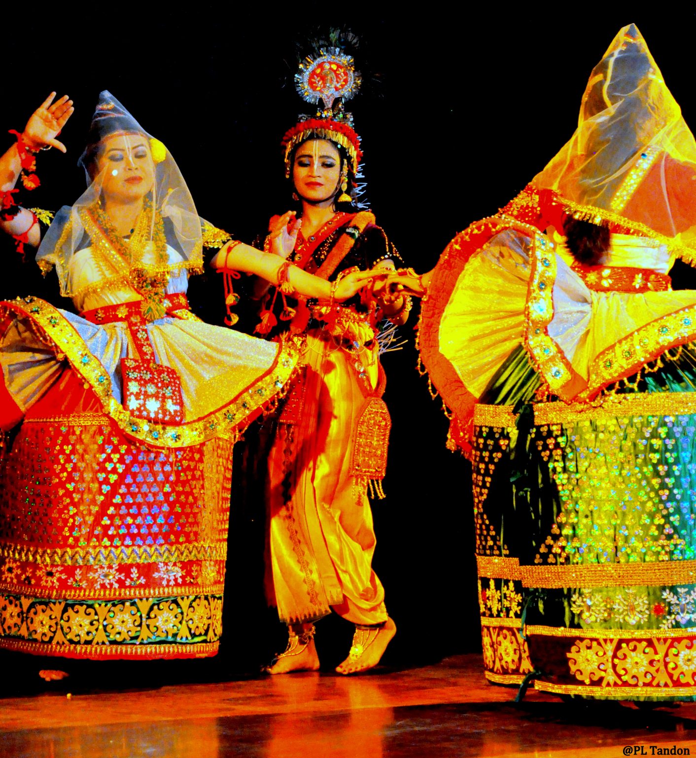 Manipuri Dance – Fraught with Grace & Blissful Enchantment