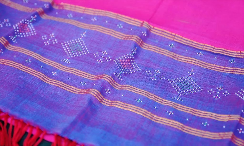 Handicrafts from Gujarat with Strong-rooted Traditional Essence