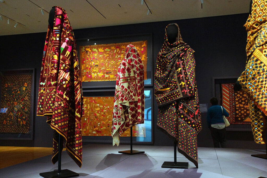 Phulkari Embroidery – The Traditional Fabric Art of Punjab - Art & Culture