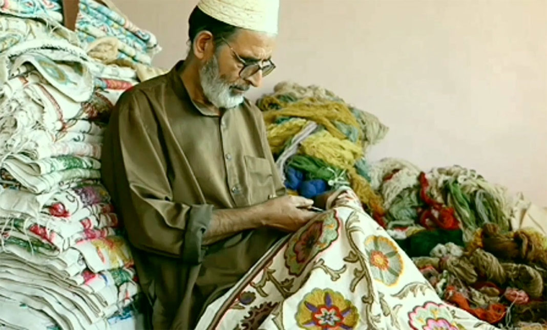 The Intrinsic Guide to Kashida Embroidery of Kashmir