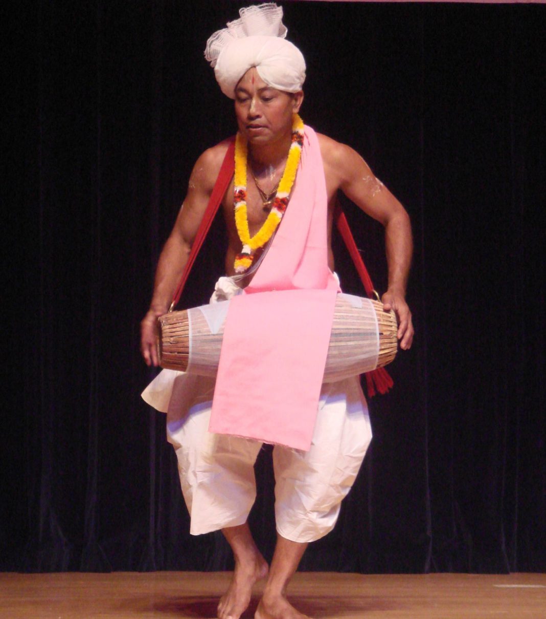 The Vibrant Traditional Dresses of Manipur Reflecting Manipuri Culture!