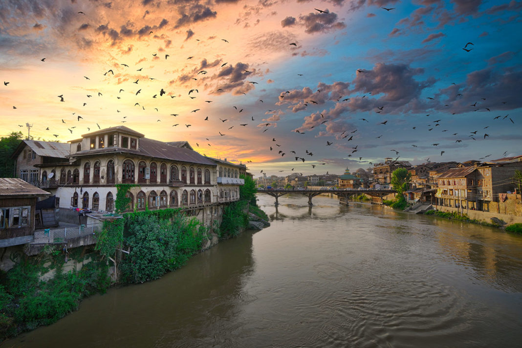 Culture of Kashmir : Exploring the Vibrant Tradition, Art, Music, Food ...