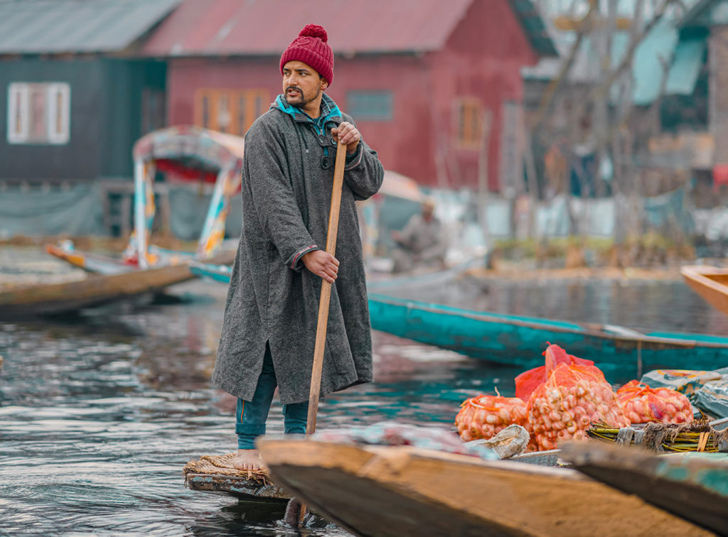 Traditional Dresses of Kashmir - Reflecting the Grandeur of Paradise on ...