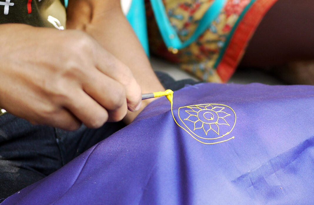 Rogan Art : The Exquisite Art of Cloth Printing Caleidoscope | Indian ...