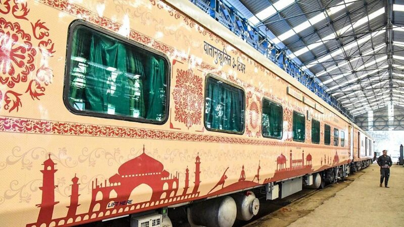 Luxurious Trains of India, Experiencing Rich Indian Culture on Wheels
