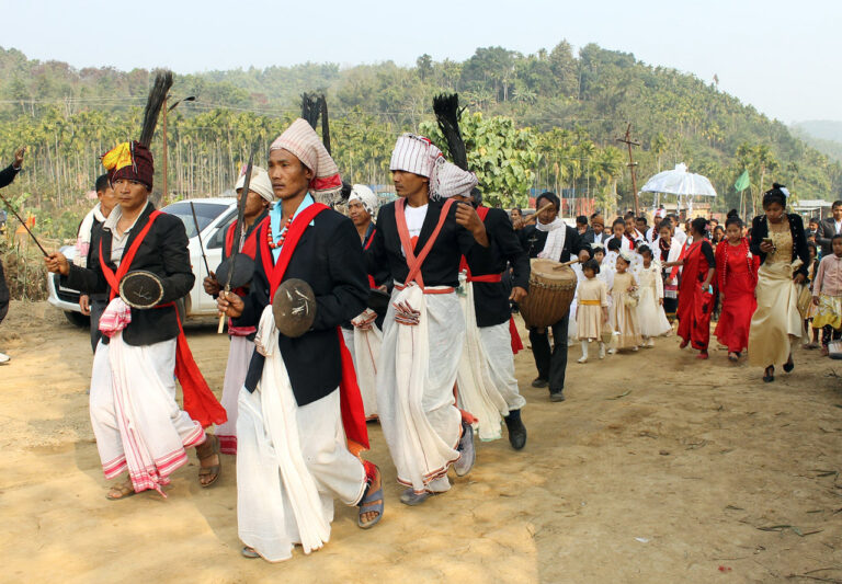 Traditional Dresses of Meghalaya, Tribal Attire at its Best