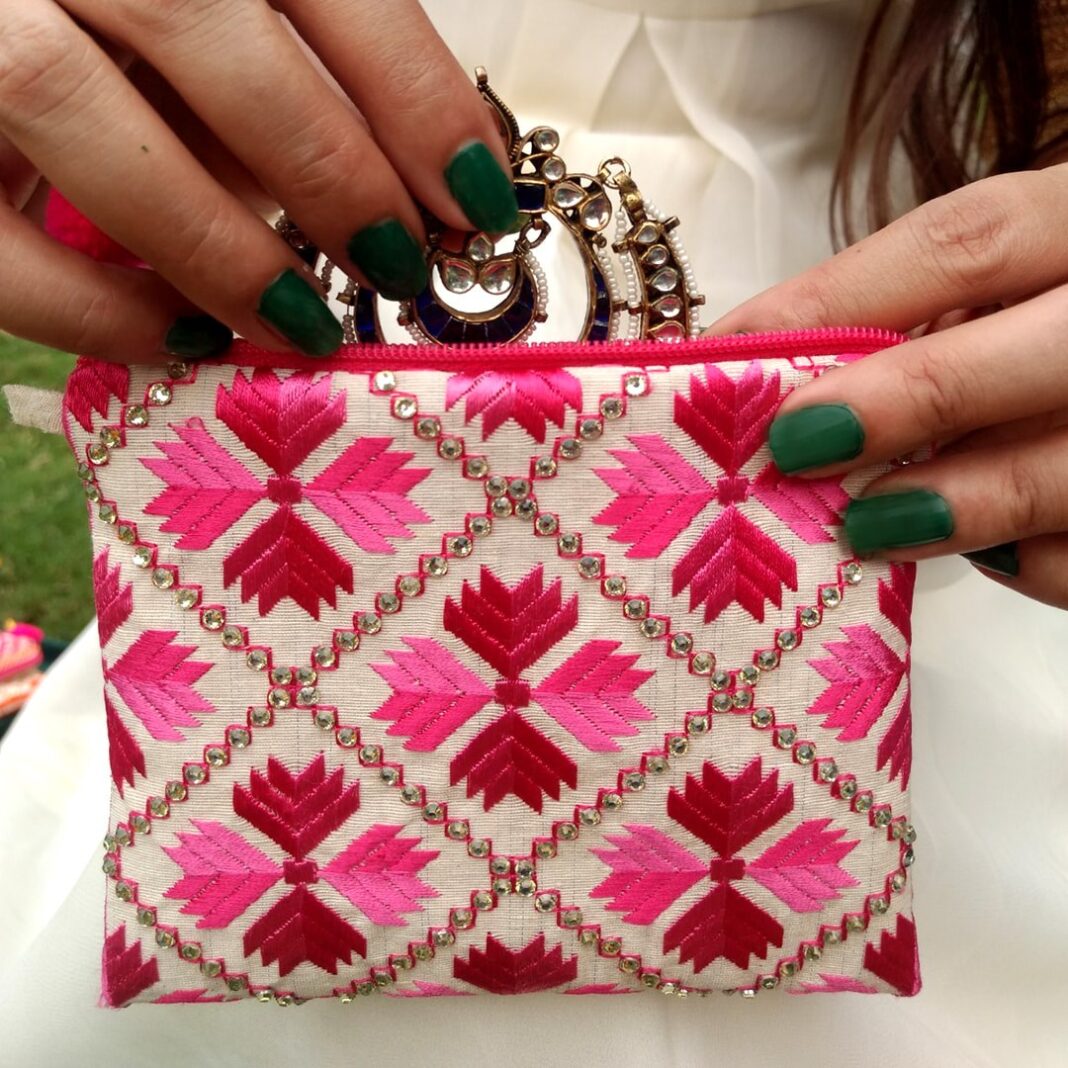 Phulkari Embroidery – The Traditional Fabric Art of Punjab - Art & Culture