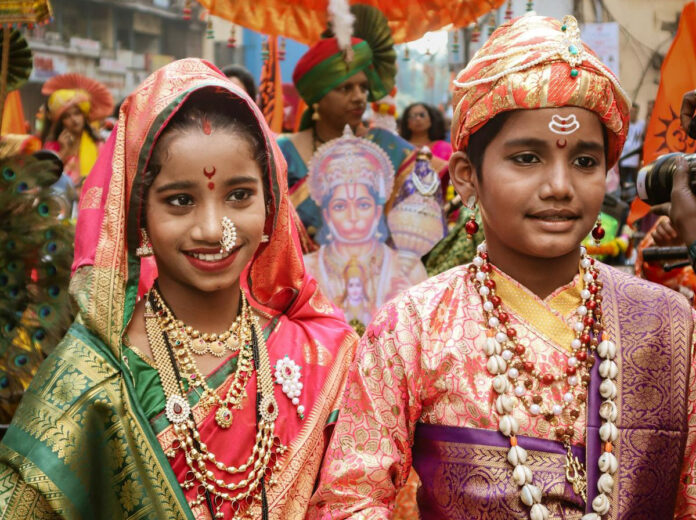 Traditional Dresses of Maharashtra - The Beauty of Intricacies