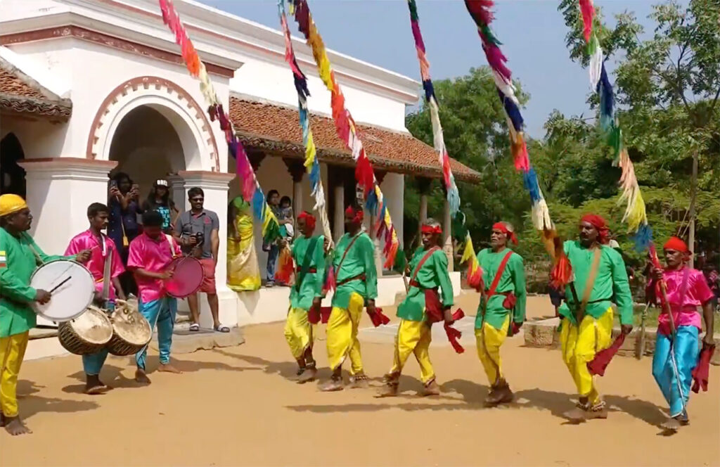 Pata Kunitha: The Vibrant Pulse of Karnataka's Folk Heritage ...